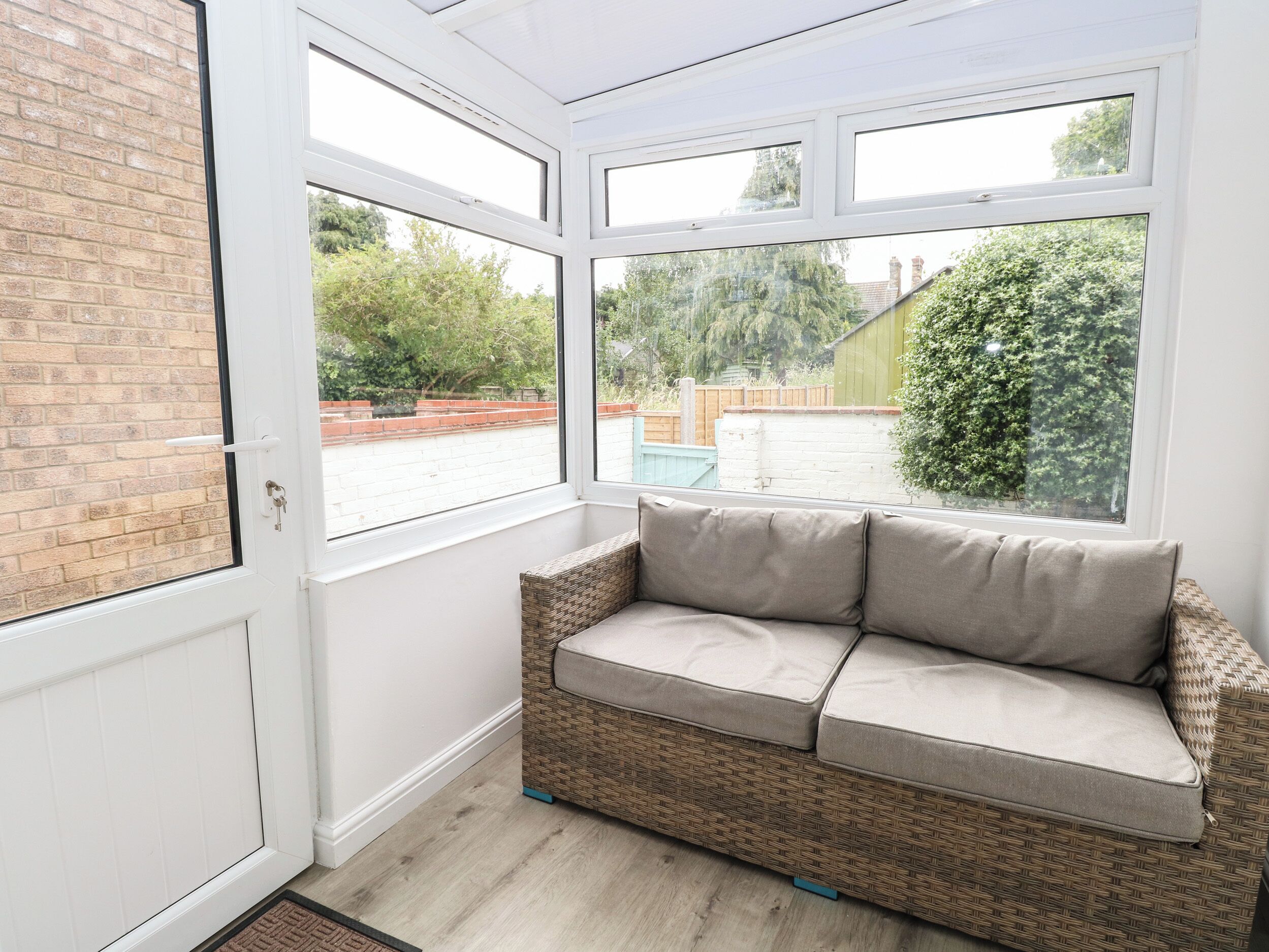 Sole Bay Cottage, Pet Friendly, With A Garden In Lowestoft - Kessingland