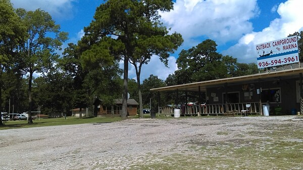 1075 Marina Dr - Goat Island, Trinity