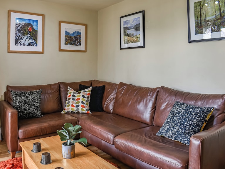 2 Bedroom Accommodation In Bowness-on-windermere - Windermere