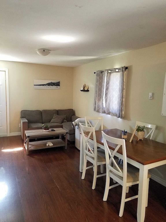 Central, Fast Internet, Renovated And Clean 3 Bedroom House - Newfoundland and Labrador