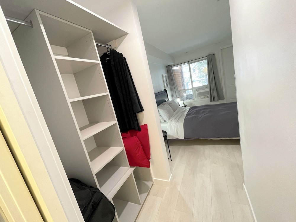 Cozy Fully Renovated Townhome,free Parking. Minutes Away From Whistler Village. - Whistler