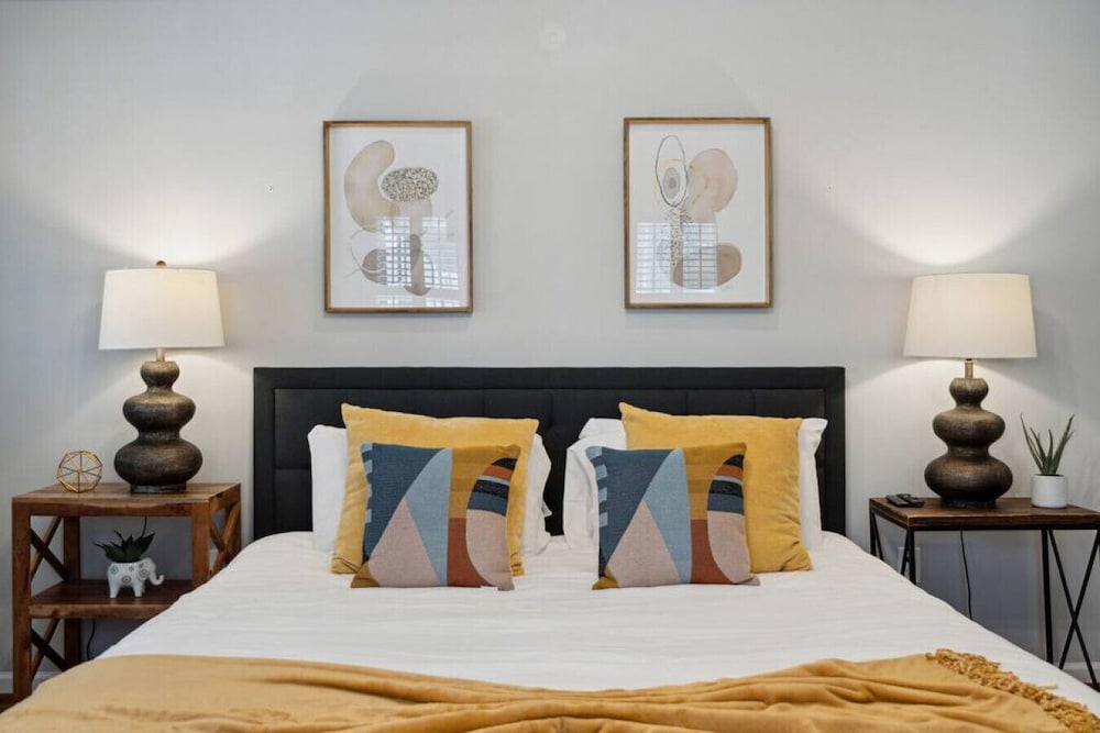 The Agave- 3 Bedroom Historic Cottage - Charleston, SC