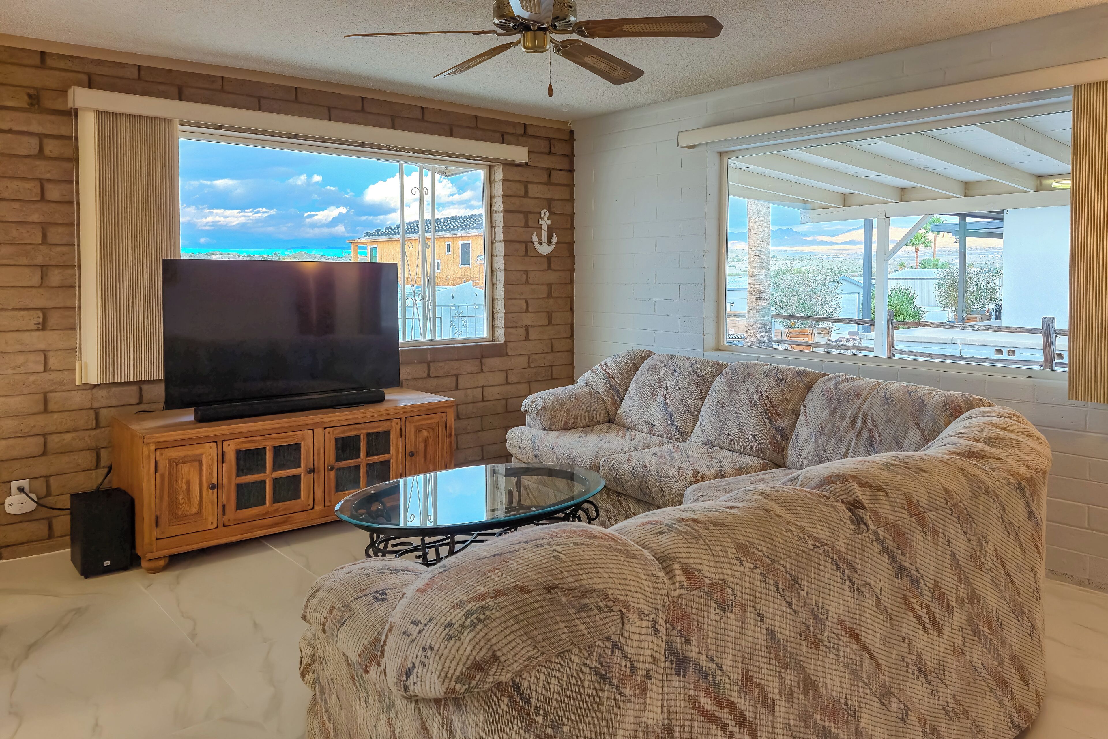 Riverfront Bullhead City Home W/ Mountain Views! - Laughlin, NV