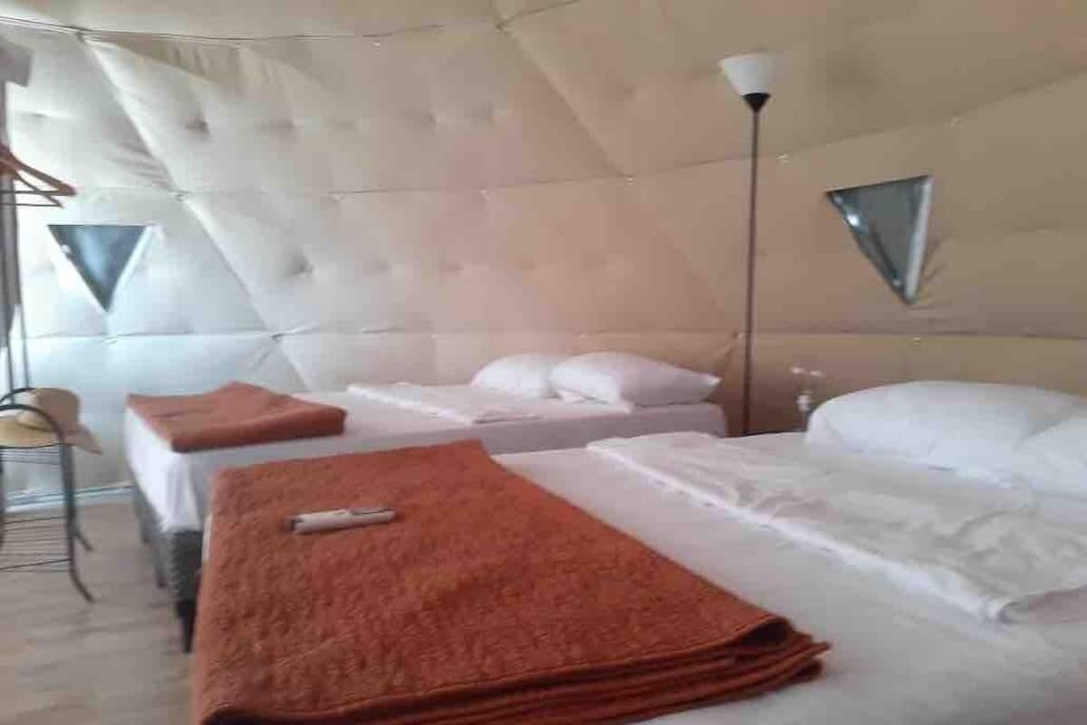 Bungalow | Camas de colchão pillowtop, cofre no quarto