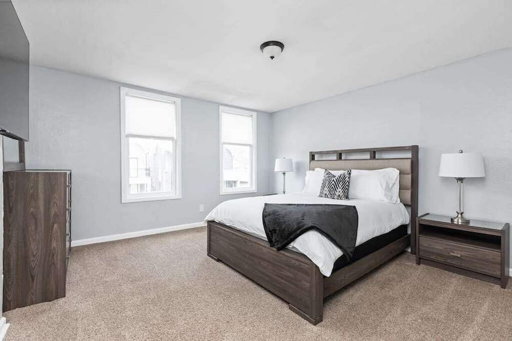 Elegant Indy Townhouse For 7 - Brendonwood - Indianapolis