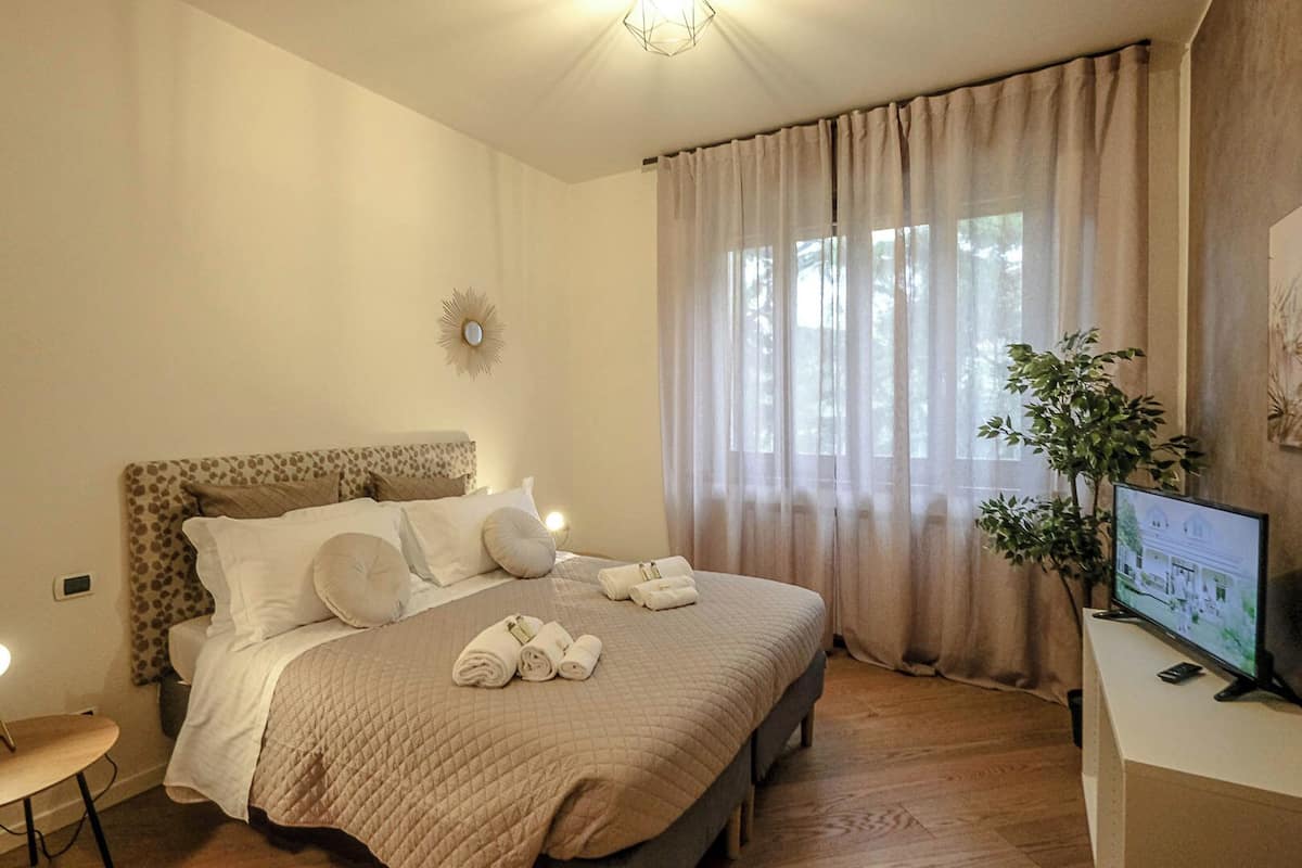 Apartamento Familiar, 1 quarto, casa de banho privativa | Roupa de alta qualidade, camas de colchão viscoelástico, secretária 