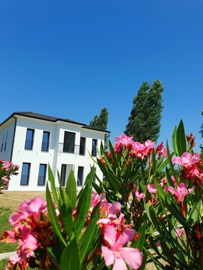 Nerium Garden Inn Tirana Airport