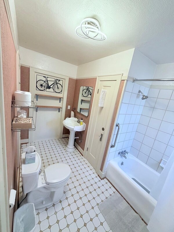 250 N Adams St - Eugene, OR