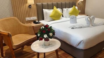 Quarto Deluxe | 1 quarto, cofre no quarto, cortinas/cortinados opacos, Wi-fi grátis