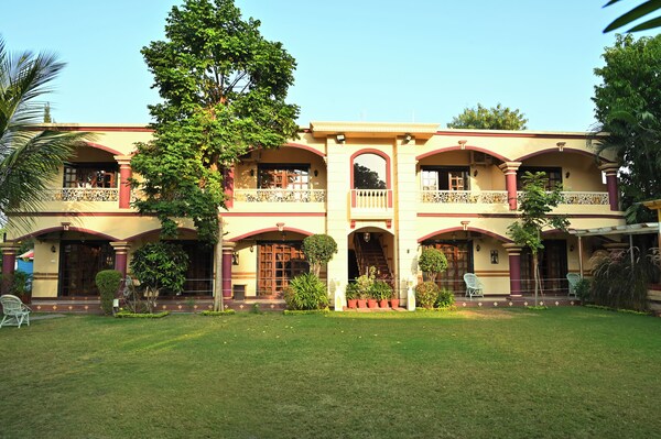 Woods Inn Resort - Bhopal