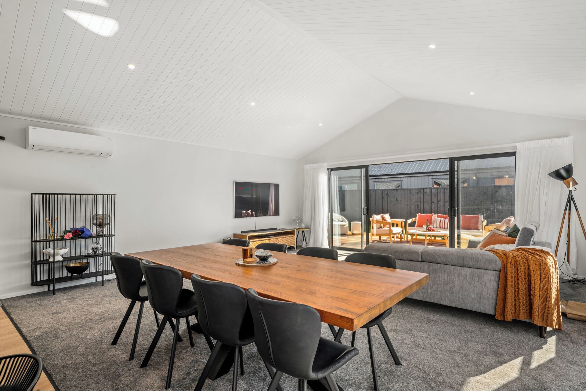 Wooing Retreat - Cromwell Holiday Home - Cromwell