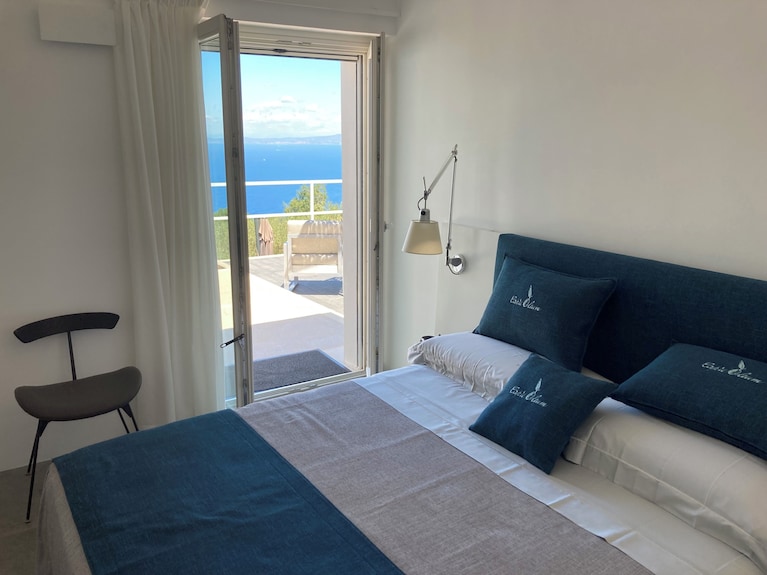 Caprioleum Exclusive Place - アナカプリ