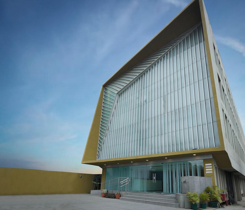 Premier Tamanna Hotel Hinjawadi Pune - Pune