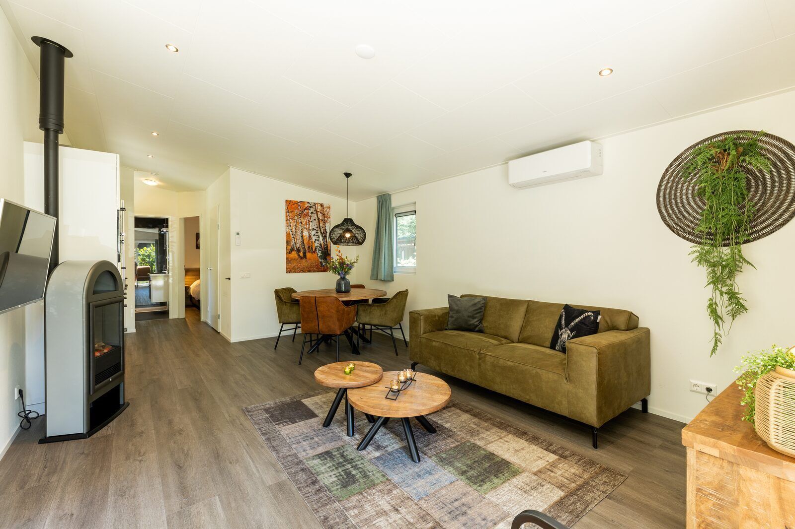 Carefree Enjoyment Of Nature - Ede