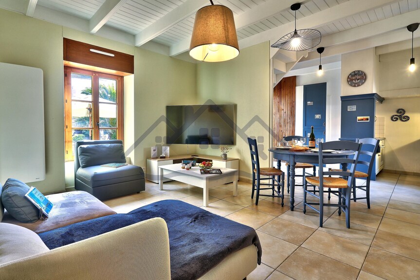 Charming House With Enclosed Garden And 50m From The Sea - Pont-l'Abbé