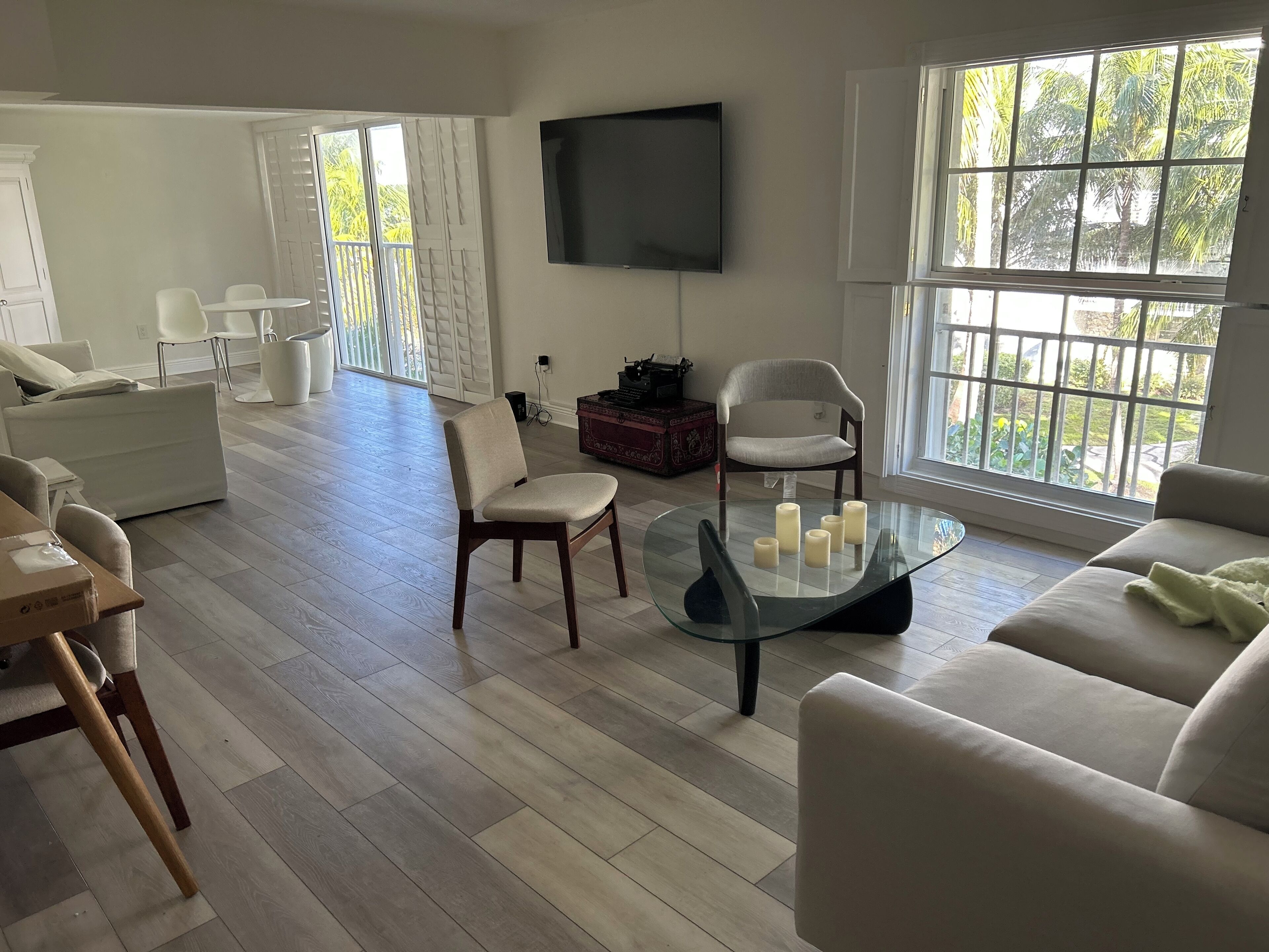 Key Biscayne 2 Bedrooms Sleeps 4 Walk 2 Beach Shops - Key Biscayne, FL