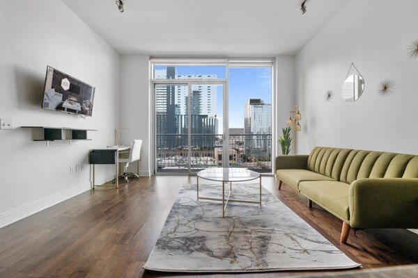 Downtown | Luxury 2bd Apt. | Pool | Gym | Great Views - Zilker - Austin
