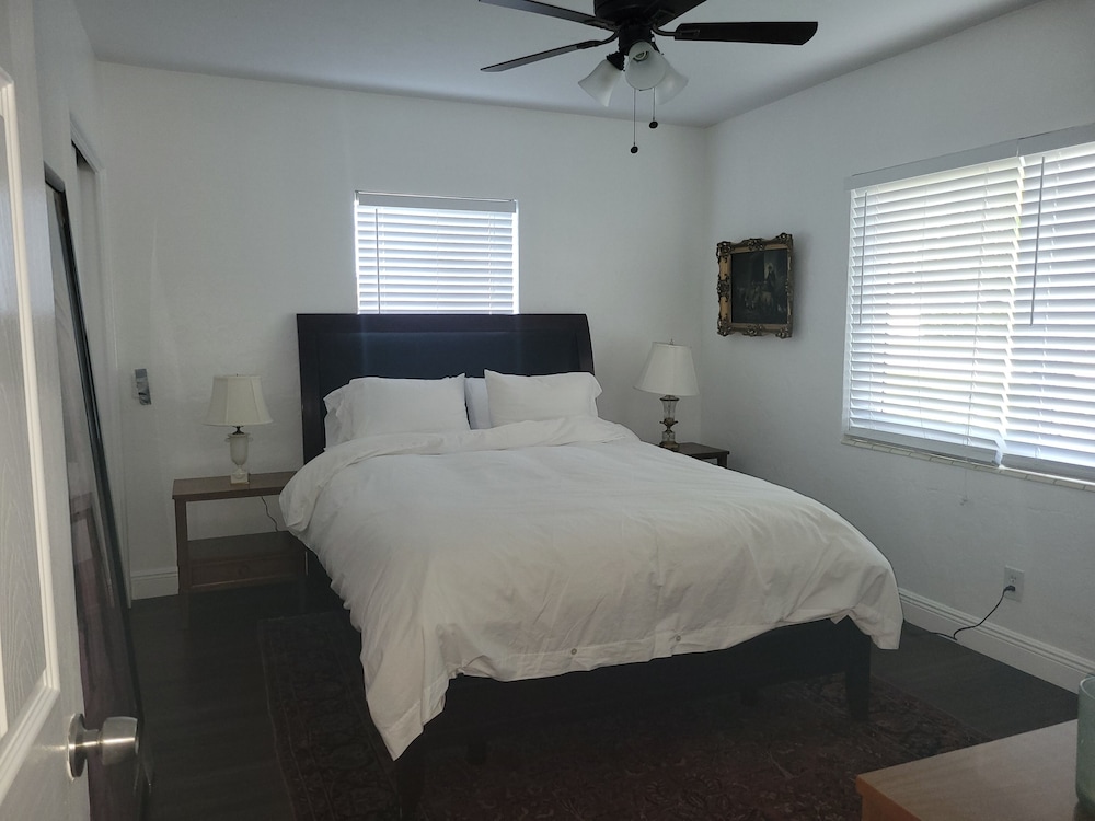 Hogar Lejos De Casa Piscina Grande/tropical, Admite Mascotas, Ubicación Perfecta - Fort Lauderdale