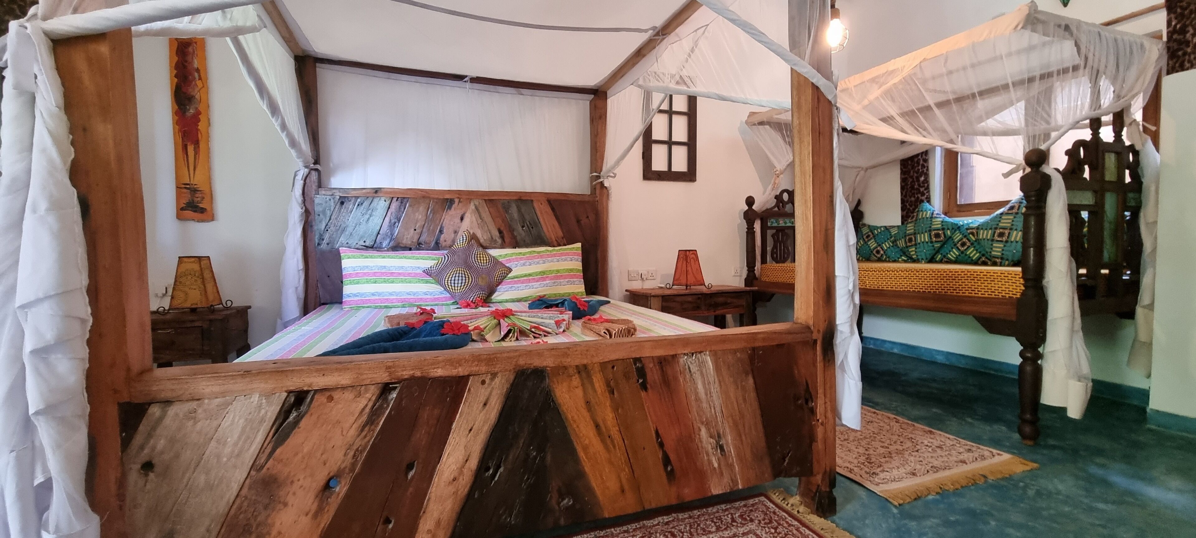 Roupa de alta qualidade, com decoração personalizada 