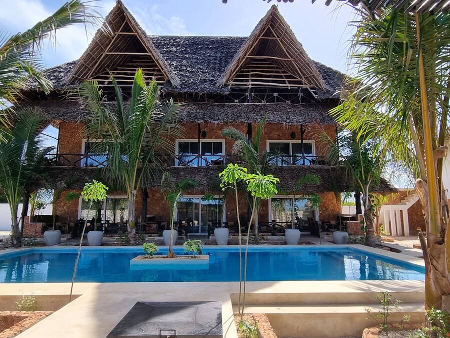 Suite-Estúdio Deluxe, vista para a piscina | Roupa de alta qualidade