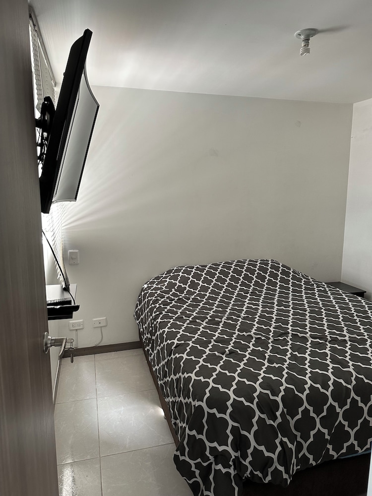 Apartamento Agradable, Seguro Y Elegante - Envigado