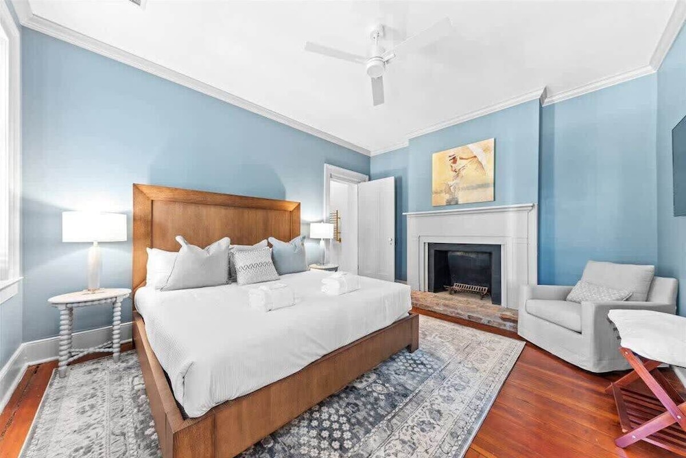 The Jacob Rabb House -Steps to the Historic Market - Charleston | Vrbo