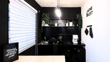 Suíte estúdio standard, 1 cama de casal | Cozinha privada | Frigobar, micro-ondas, cooktop, máquina de café expresso