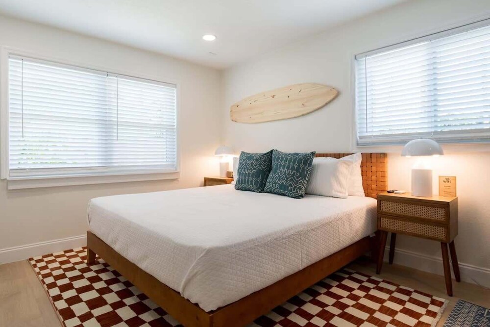 The Juni - Studio Steps To Beach + Downtown - Cocoa Beach, FL
