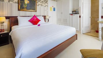 Suite de Luxo, 1 quarto | Secretária, Wi-fi grátis, roupa de cama fornecida