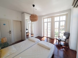 Quarto Duplo ou Twin Básico, 2 camas individuais, não fumadores, vista para o oceano | Wi-fi grátis, roupa de cama fornecida