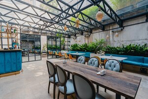 Pequeno-almoço tipo buffet diário incluído 