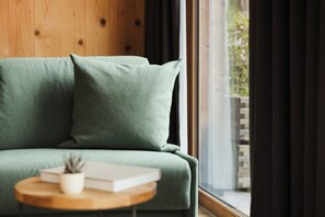 Quarto Júnior | Roupa hipoalergénica, edredões de penas, minibar, cofre no quarto 
