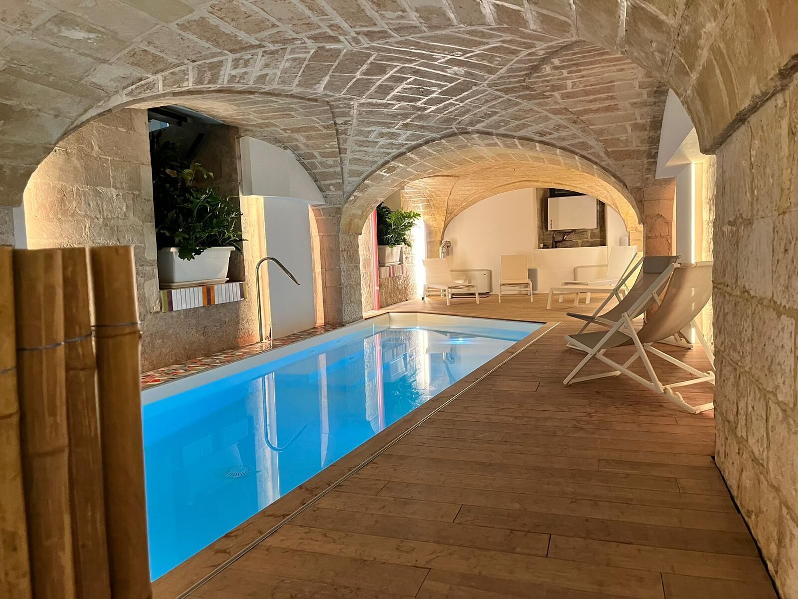 Piscina interior, da(s) 10:00 à(s) 20:00, espreguiçadeiras 