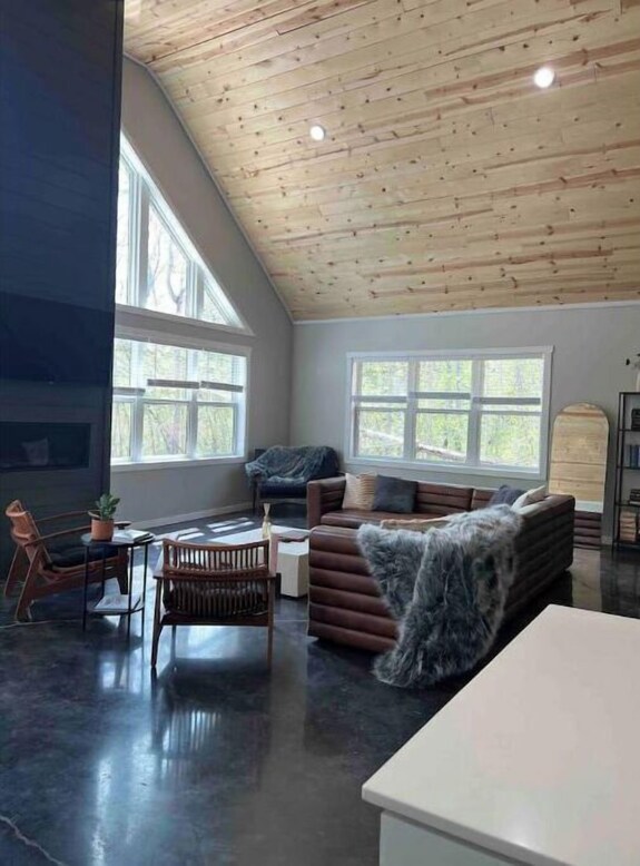 Lou's Lodge - Lutsen, MN