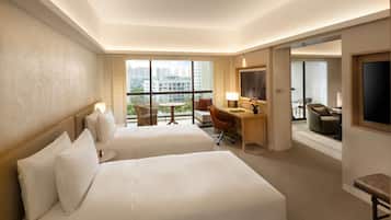 Suíte luxo, 2 camas de solteiro | 1 quarto, roupas de cama antialérgicas, edredons de pluma, frigobar