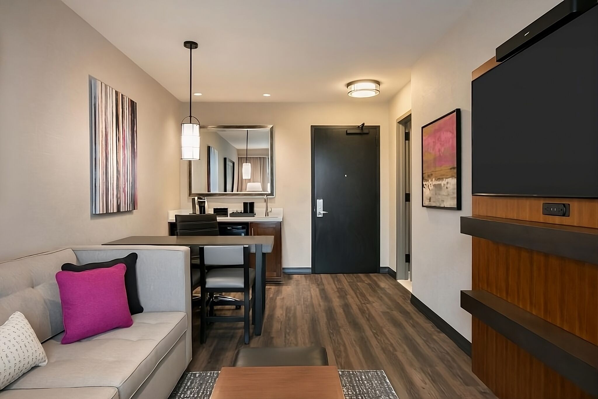 Look No More! Further! 3 Relaxing  Units, Indoor Pool, Free Breakfast, Parking! - Edison, NJ