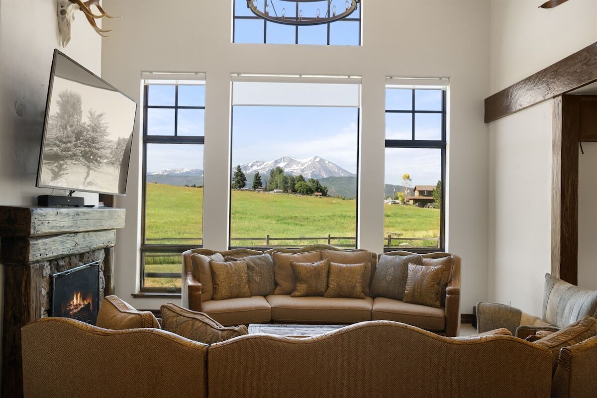 Green Meadow Vista | Sleeps 16, Hot Tub, A/c - Basalt, CO