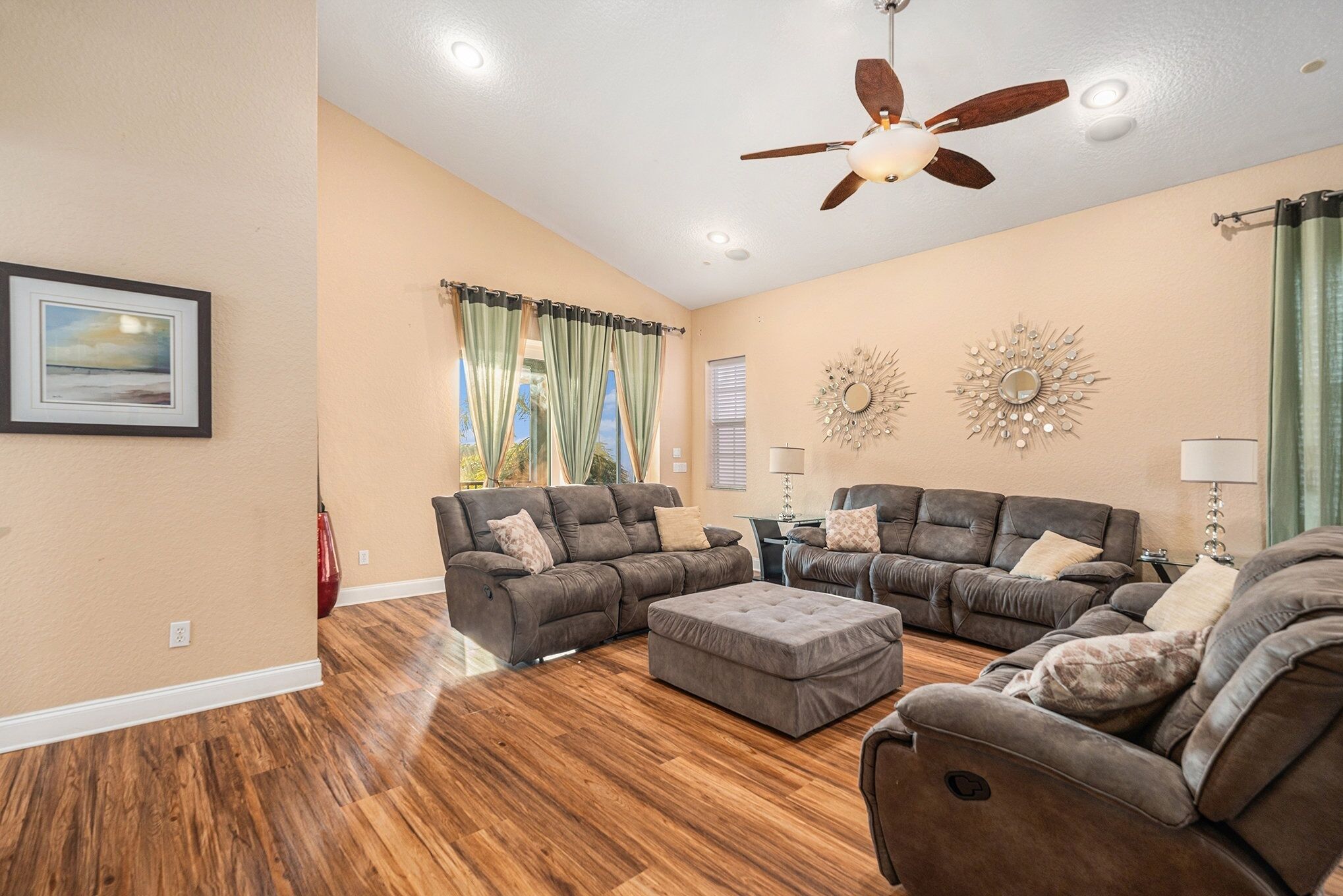 *Seaside Retreat* Luxury Ocean Side Home W/ A Pool - Apollo Beach, FL