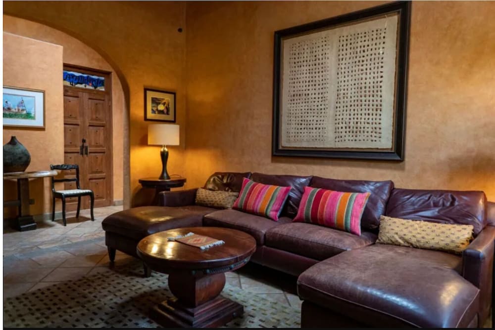 Casita On 1/2 Acre Of Flora Beauty. Two Arms, , Wifi, Access To Kitchen And Tv - Ajijic