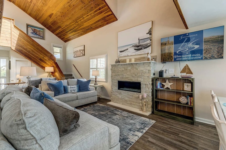 Saltwater Charm | 995 Ft. To The Beach | Private Pool - Virginia Beach, VA