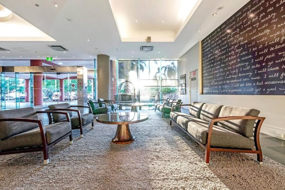 Breezy Harbourfront Resort With Seaviews And Pool - Darwin