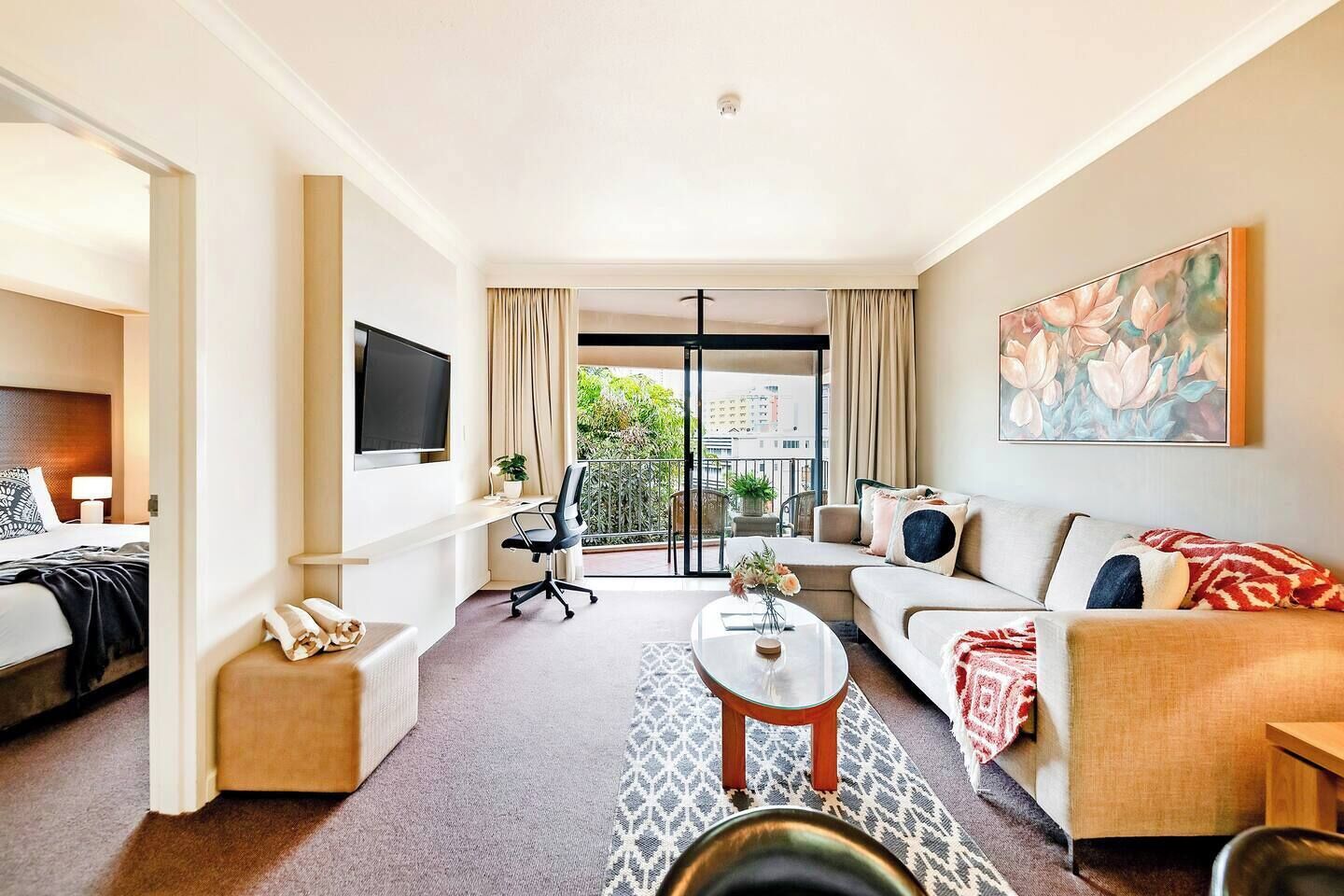 Poolside Resort Living On Esplanade With Balcony - Darwin