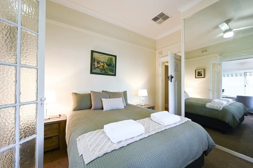 Bultje Bliss - Cbd Haven, 1920s Timeless Charm - Dubbo
