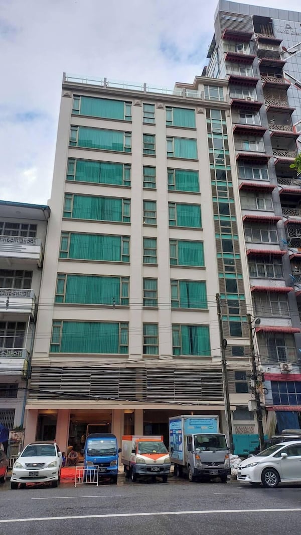 Hotel Grand Galaxy - Yangon