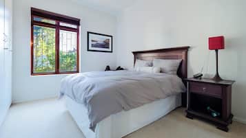 Quarto casal luxo | Quartos à prova de som, Wi-Fi de cortesia