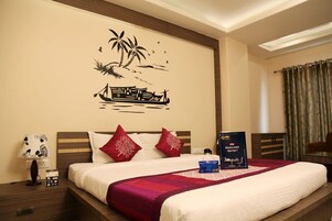 Quartos à prova de som, ferros/tábuas de passar roupa, Wi-Fi de cortesia