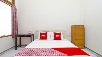 Quarto casal standard | Escrivaninha, espaço de trabalho para notebook, Wi-Fi de cortesia