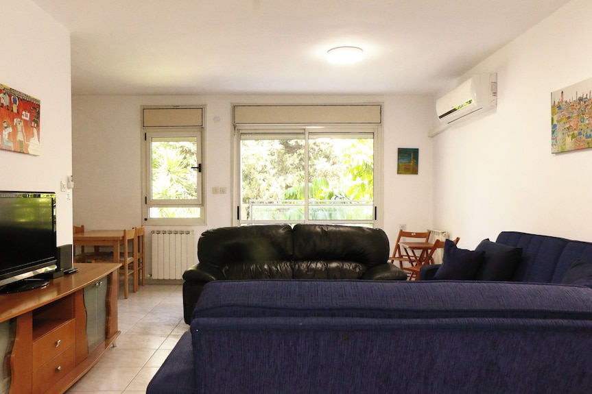 Heart Of Jerusalem Apartment, Wifi , 2 Bedrooms Sleep 6+ People\nwith Parking. - Belén