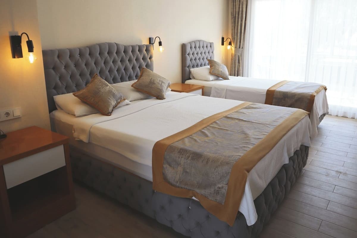 Quarto Duplo Comfort | Roupa hipoalergénica, minibar, secretária
