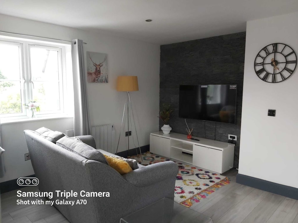 Rugby - Apartment - Sleeps 4 - Parking - Rugby
